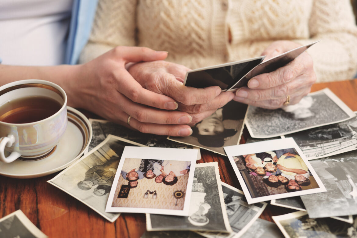 How to Determine the Date of Old Photographs? - Mylio Photos Blog